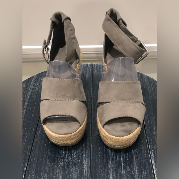 Universal Thread | Shoes | Universal Thread Wedges | Poshmark